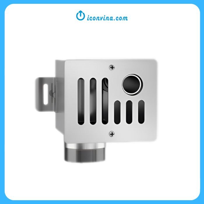 On-wall mounted pool overflow